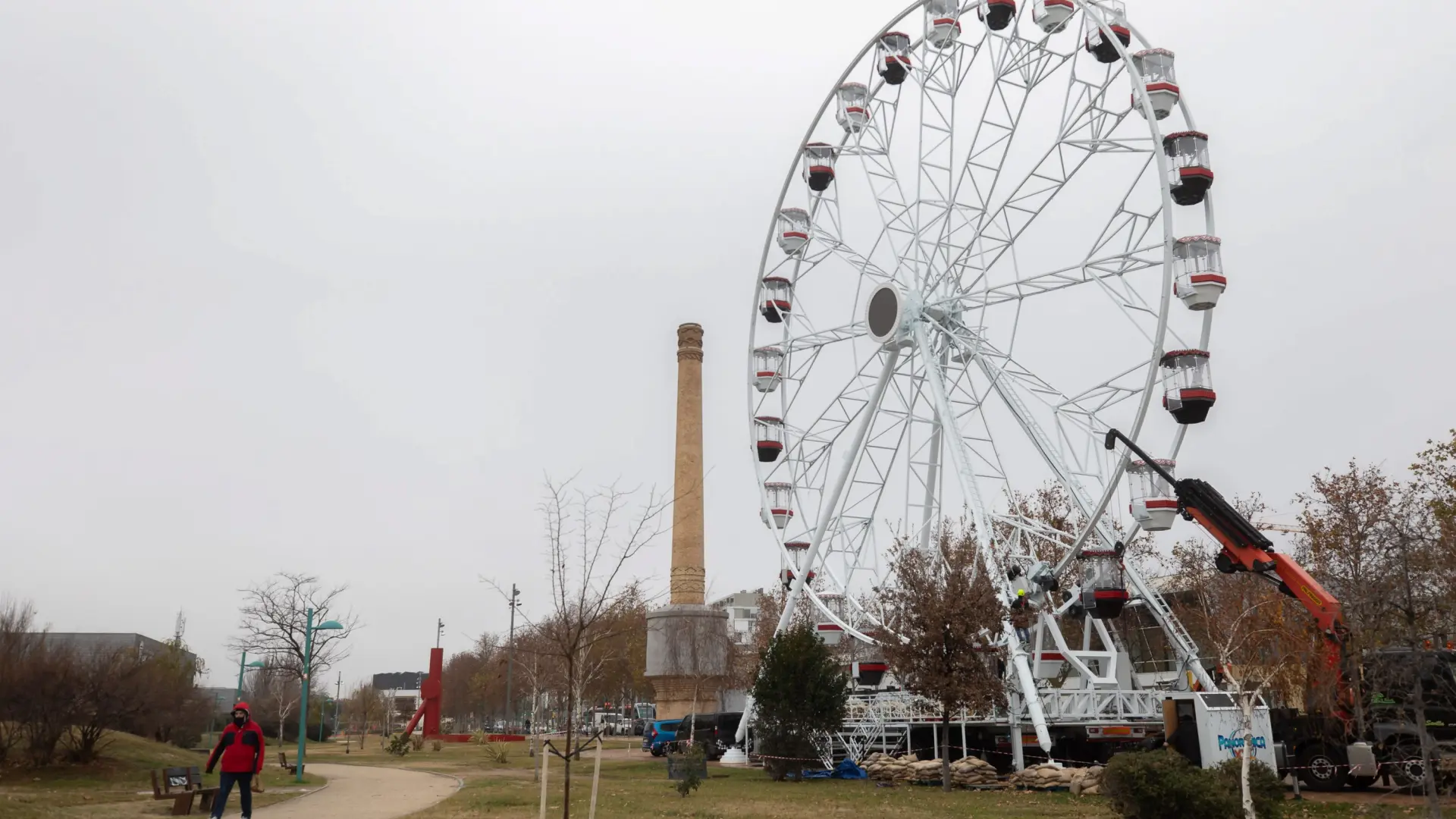 Fotos | Sigue el montaje de la noria de Zaragoza | Imágenes