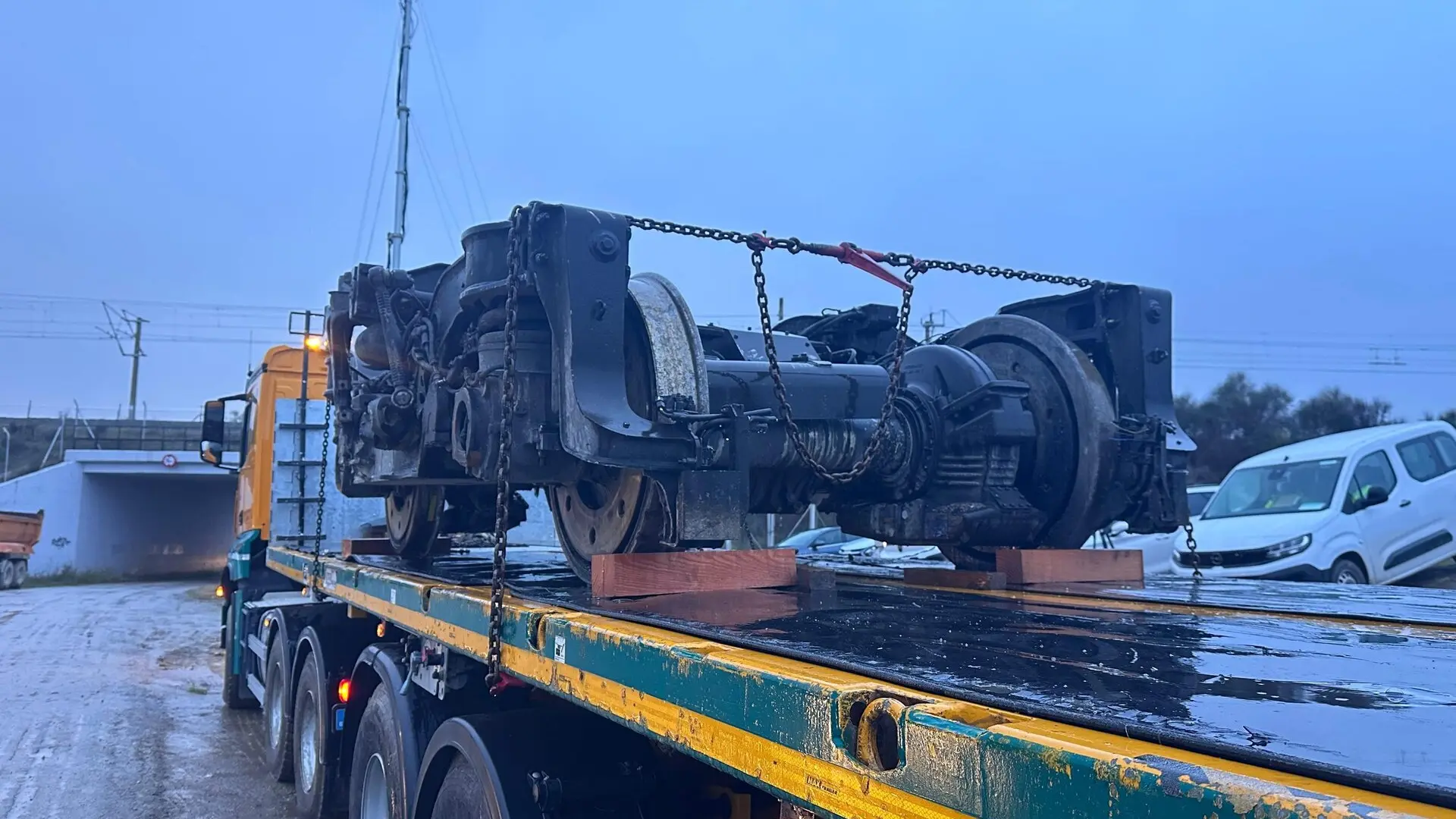 Los trabajos en la zona cero de Adamuz continúan con los restos de los ...