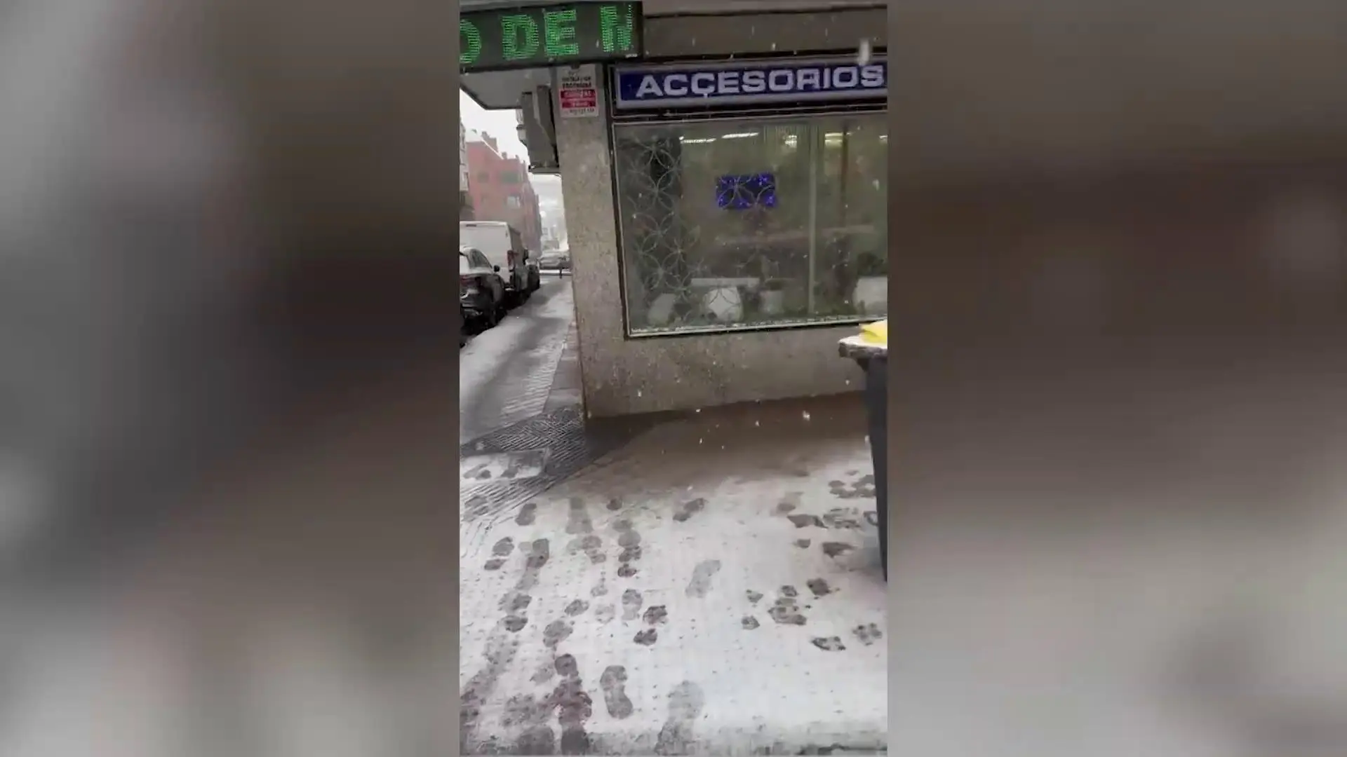 Madrid amanece con nieve en zonas como Ciudad Lineal, Barajas y Plaza ...