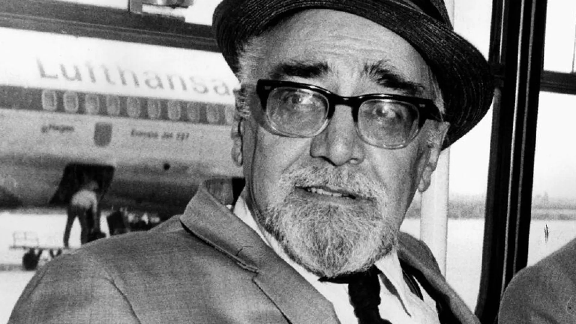 Homenaje a Ramón J. Sender, en el Teatro de las Esquinas, en el 125 ...