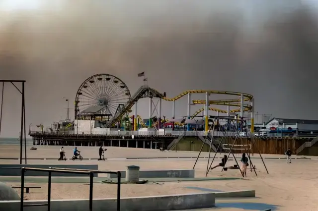 Cómo los vientos de Santa Ana han provocado los devastadores incendios ...