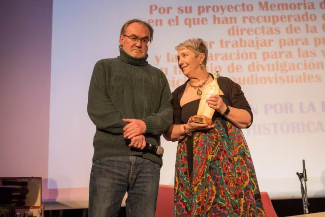 El bailarín Miguel Ángel Berna sube el telón de Espiello, que ...