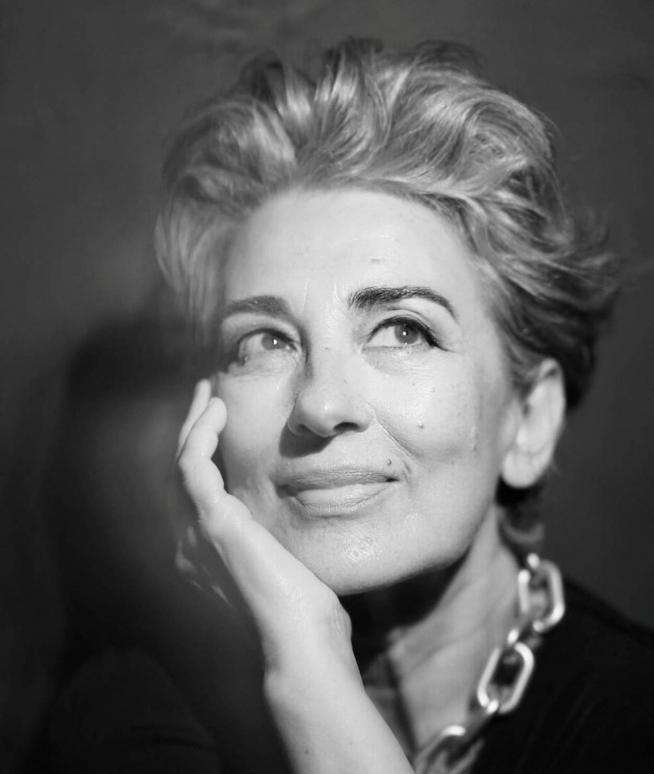 Encuentro ‘Mujeres’ de HENNEO con Cayetana Guillén Cuervo, Carlota ...