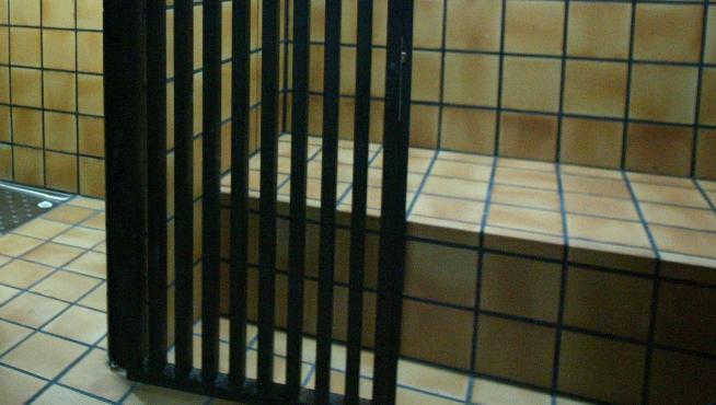 Un peligroso delincuente logra escapar de los calabozos de una ...