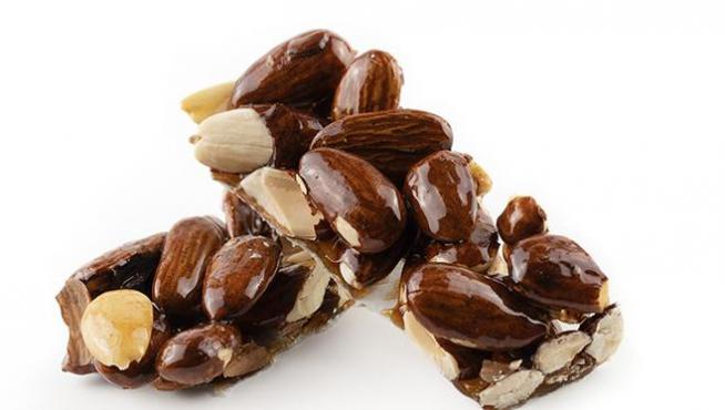 El turrón negro o de los esposos típico de Aragón