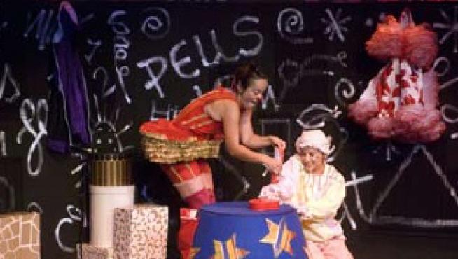 La compañía Engrata presenta la obra 'Pies' en Teatro Arbolé