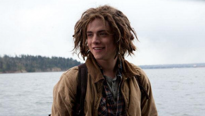 El actor Douglas Smith se suma al reparto de 'Terminator: Genesis'