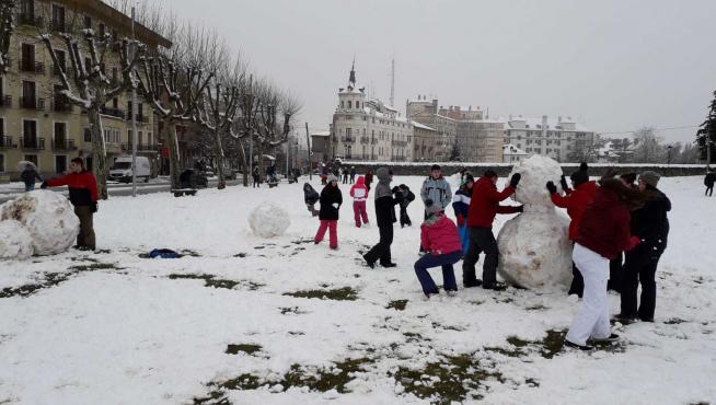 Jaca y Sabiñánigo acumulan entre 10 y 15 centímetros de nieve ...