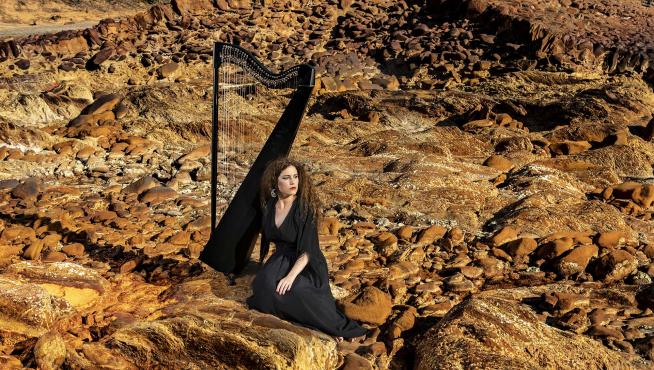 Ana Crismán: “La ancestralidad une al flamenco y el arpa”