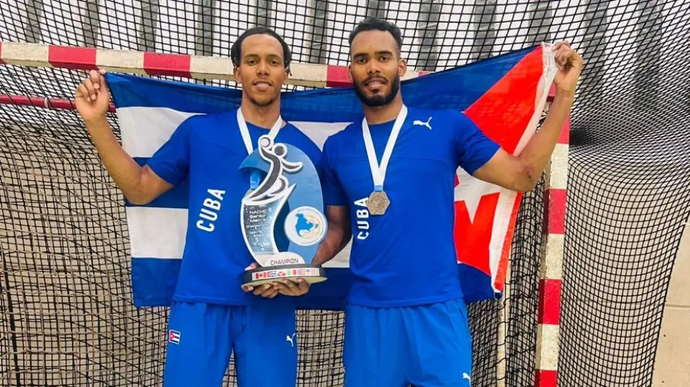 Frank y Samu Cordiés, jugadores del Bada Huesca, clasificados para el ...