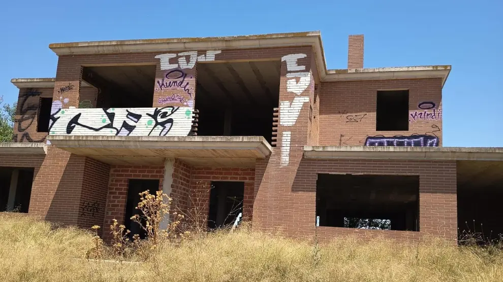 La urbanización de lujo de Zaragoza que no existió, convertida en zona de pruebas de drones: "Es ...