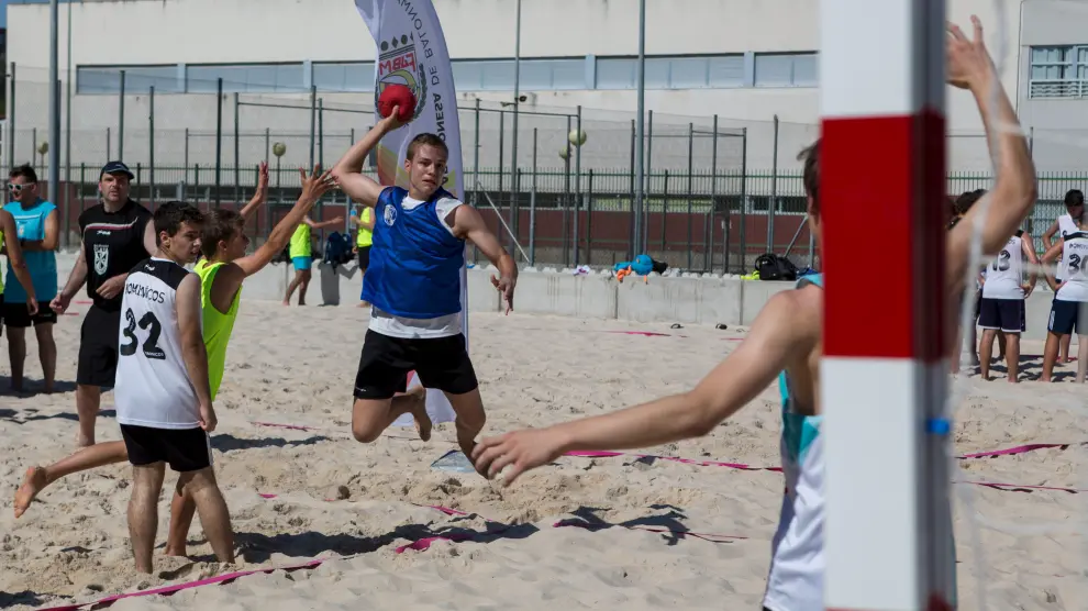 Zaragoza se apunta a los deportes de playa | Noticias de DEPORTES en ...