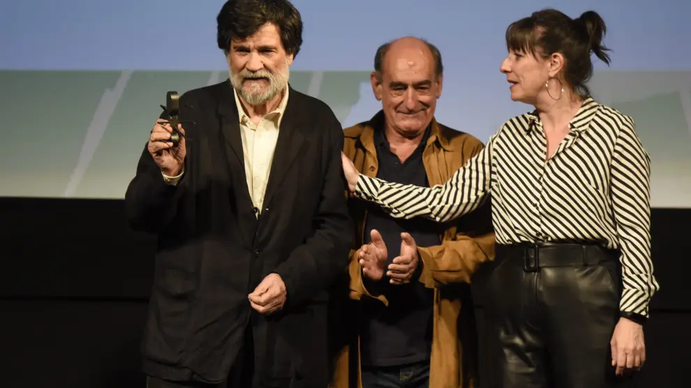 Víctor Erice define como "ejemplo moral" a Buñuel al recoger su premio ...