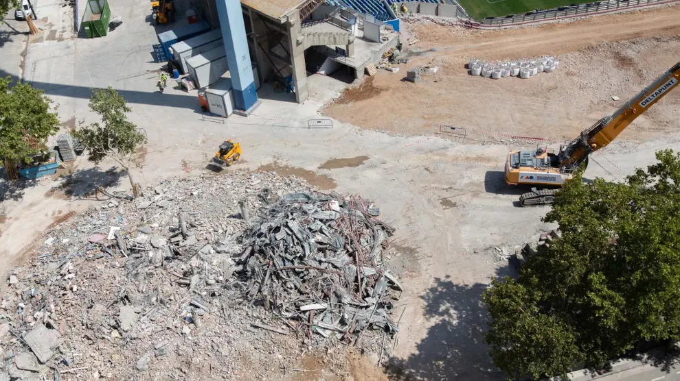 Los derribos de La Romareda avanzan a toda velocidad: El Cubo también es ya escombros