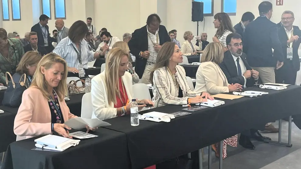 La alcaldesa de Tamarite de Litera participa en el Día de Aragón organizado en el Puerto de ...