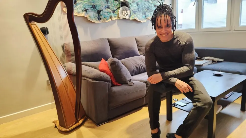 Adrián Morales, artista: "Zaragoza tiene algo de ciudad de bolsillo que ...