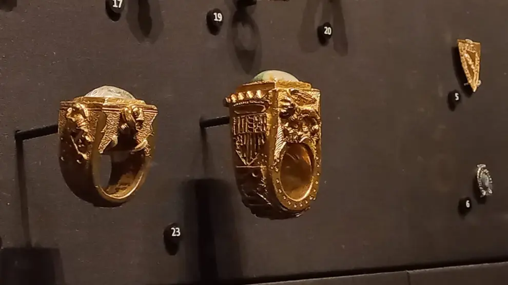 El misterioso anillo de un rey aragonés que se expone en Londres