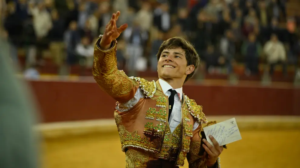 Buen debut del novillero zaragozano Aarón Palacio en la feria de San ...