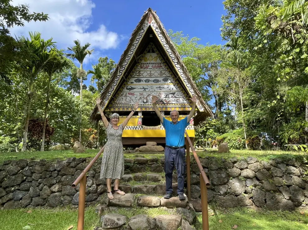 En fotos | El álbum de la aragonesa y el catalán que han viajado a 223 ...