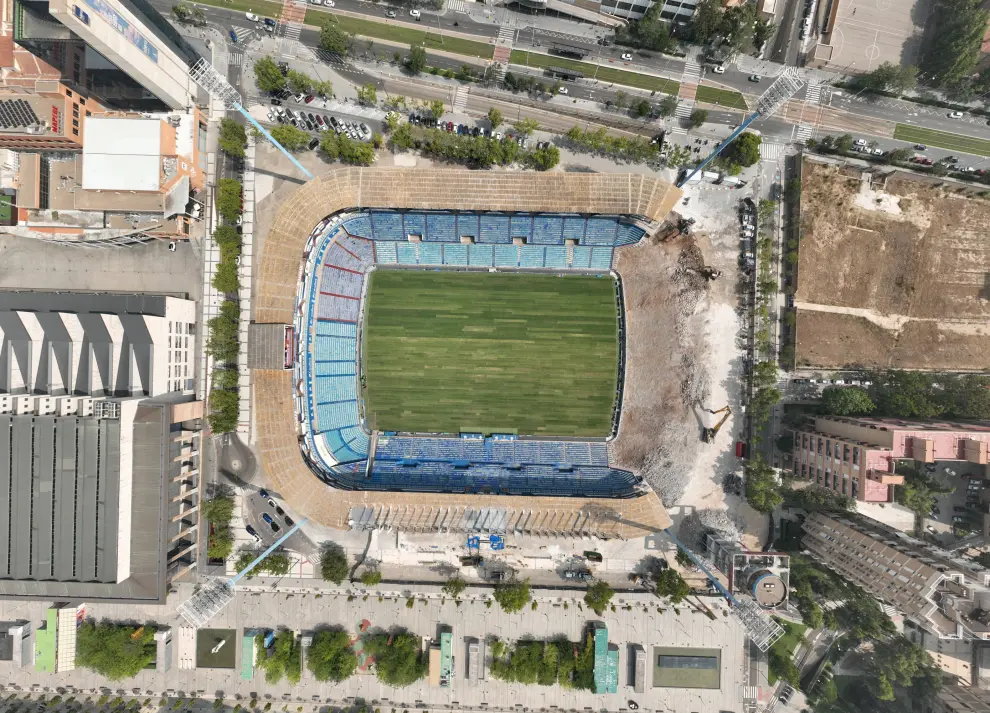 Imágenes de las obras de demolición de La Romareda, vistas desde el aire | Imágenes