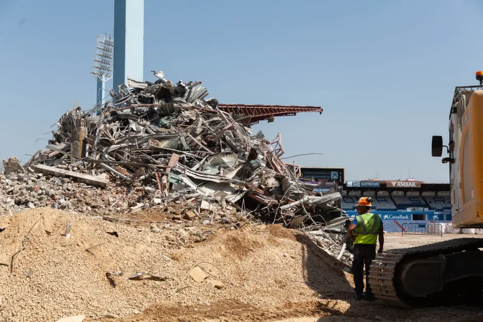 El derribo de El Cubo de La Romareda, en imágenes | Imágenes