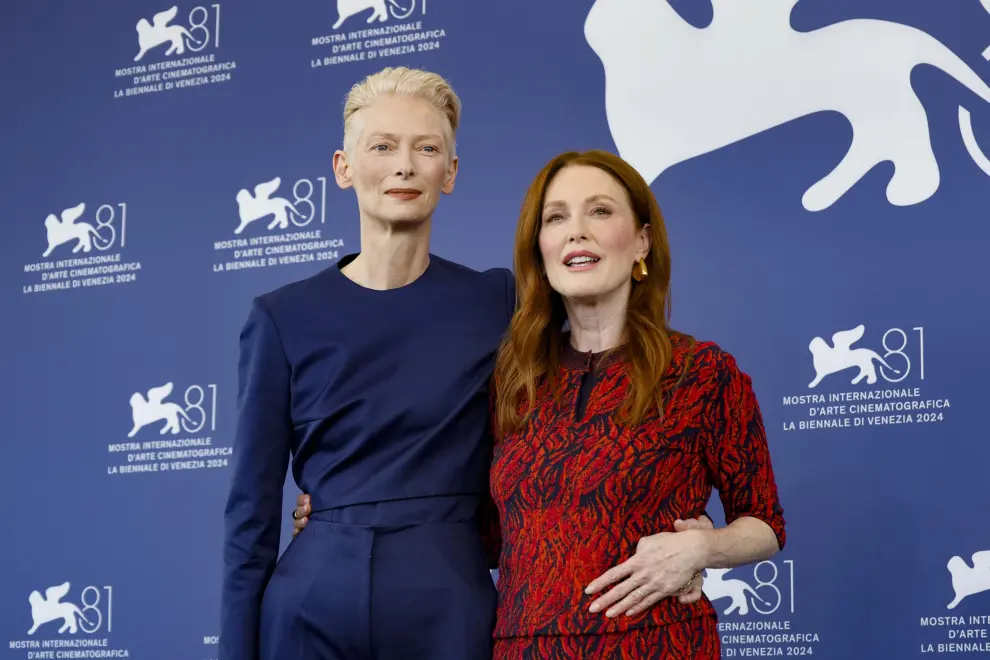 Fotos | Pedro Almodóvar, junto a Julianne Moore y Tilda Swinton en el ...