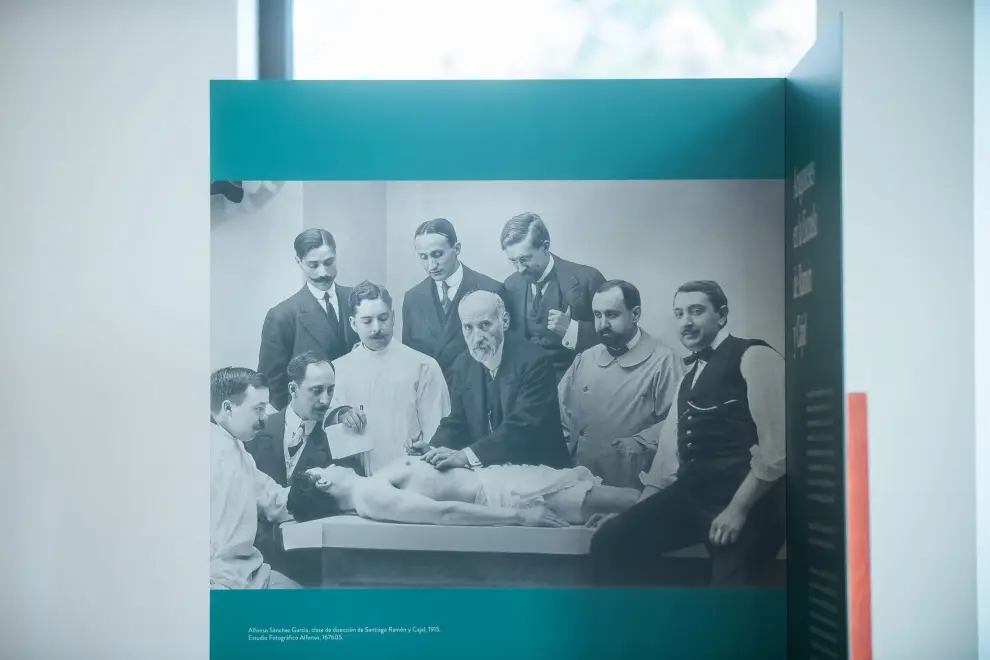 Fotos de la exposición 'Zaragoza, la ciudad de Ramón y Cajal', en el Centro de Historias | Imágenes