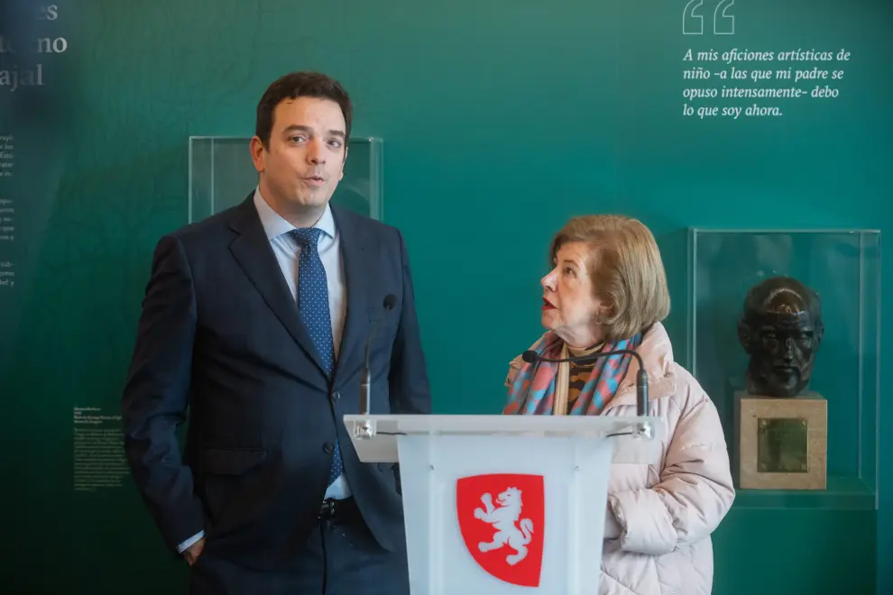 Fotos de la exposición 'Zaragoza, la ciudad de Ramón y Cajal', en el Centro de Historias | Imágenes