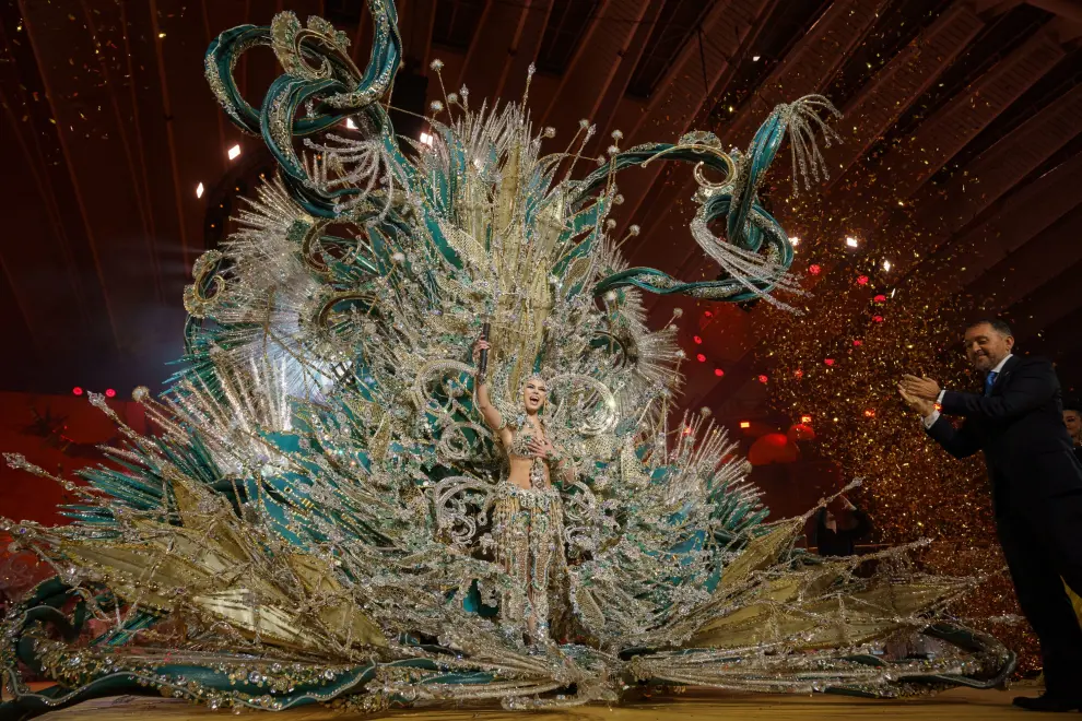 Fotos | Elizabeth Ledesma, reina del Carnaval de 2025 en Santa Cruz de Tenerife | Imágenes