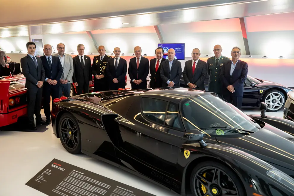 Fotos de la exposición de 14 modelos de Ferrari en el Mobility City de ...