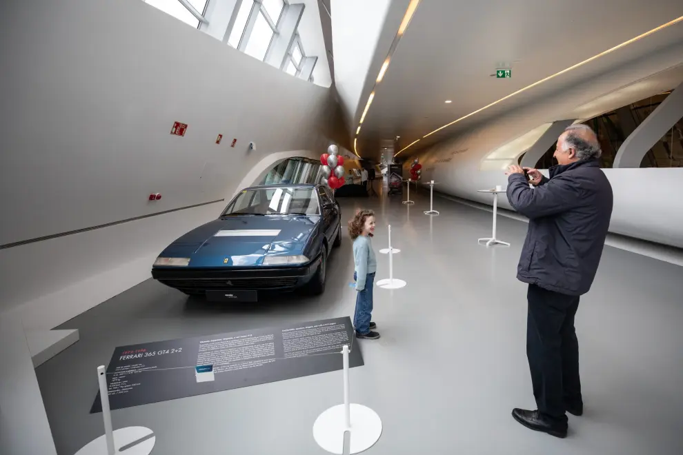 Fotos de la exposición de 14 modelos de Ferrari en el Mobility City de ...