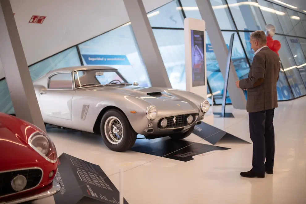 Fotos de la exposición de 14 modelos de Ferrari en el Mobility City de ...