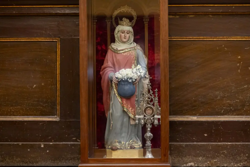 Reliquia de Santa Isabel de Portugal, en la iglesia de Zaragoza que ...