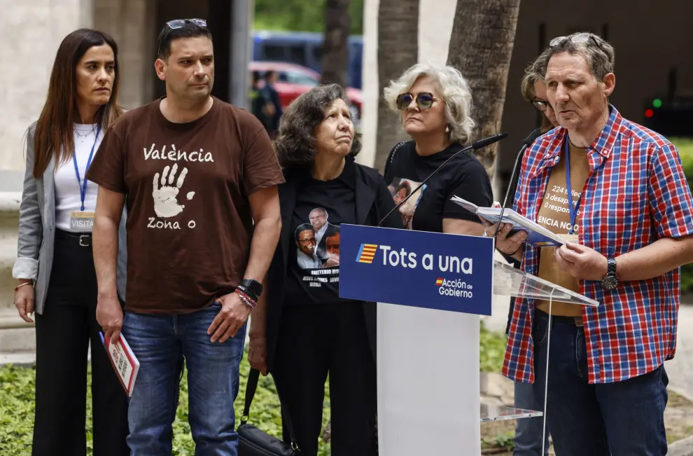 Fotos | Pedro Sánchez se reúne en Valencia con las asociaciones de ...