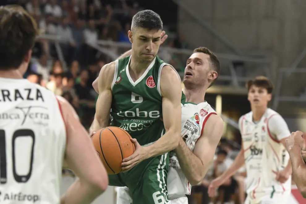 Fotos |Partido de baloncesto Lobe Huesca La Magia-Fibwi Palma | Imágenes