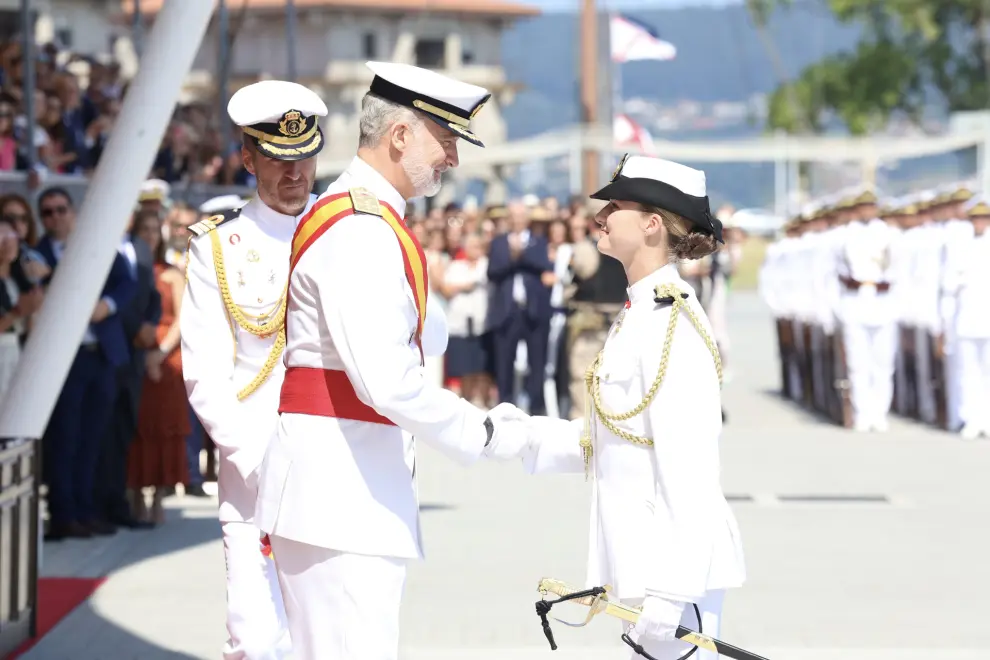 Fotos | La princesa Leonor recibe la Gran Cruz del Mérito Naval con ...