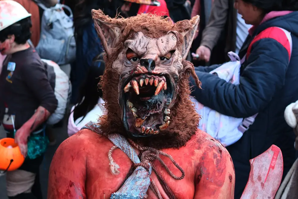 En fotos, los disfraces más terroríficos de la noche de Halloween en el ...