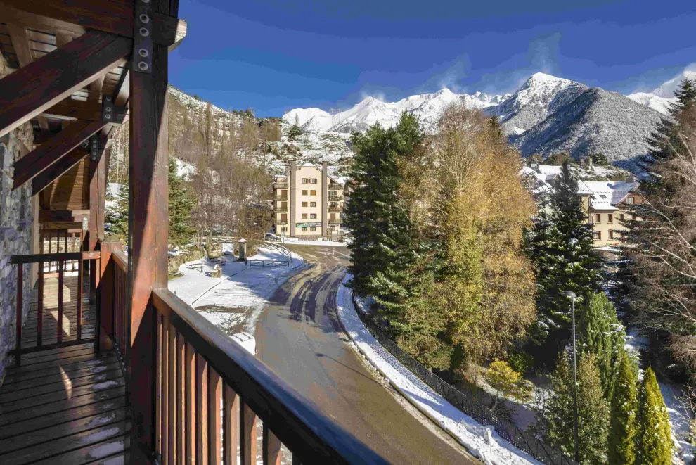 Fotos del hotel a la venta por 4 millones en Sallent de Gállego | Imágenes