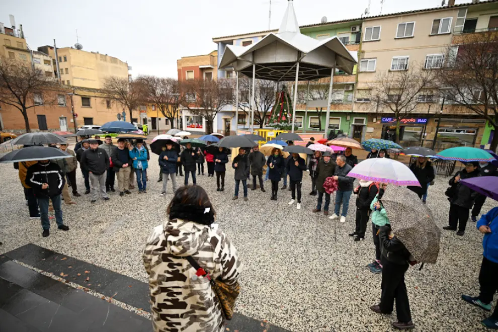 Fotos | Concentración para exigir mejoras en la estación de Casetas ...