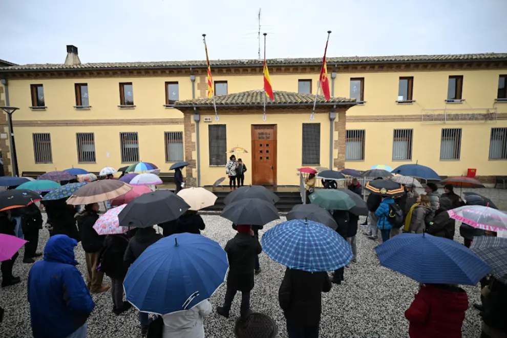 Fotos | Concentración para exigir mejoras en la estación de Casetas ...