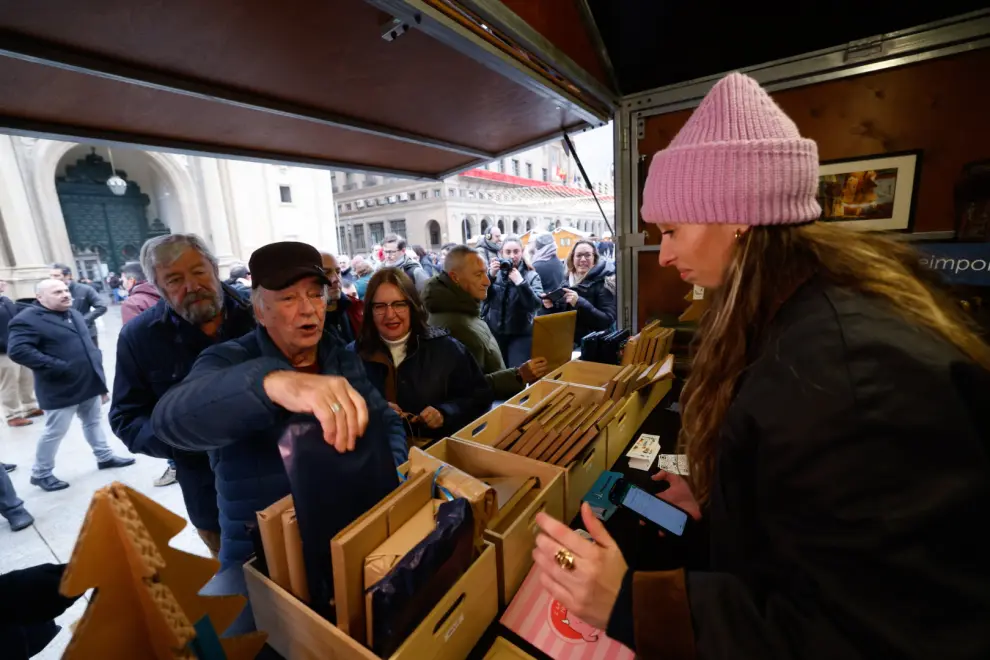 Fotos | 'Libros que Importan' regresa a la plaza del Pilar | Imágenes