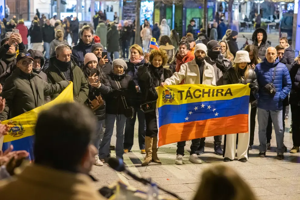 Fotos| La comunidad venezolana celebra en Zaragoza la caída de Maduro ...