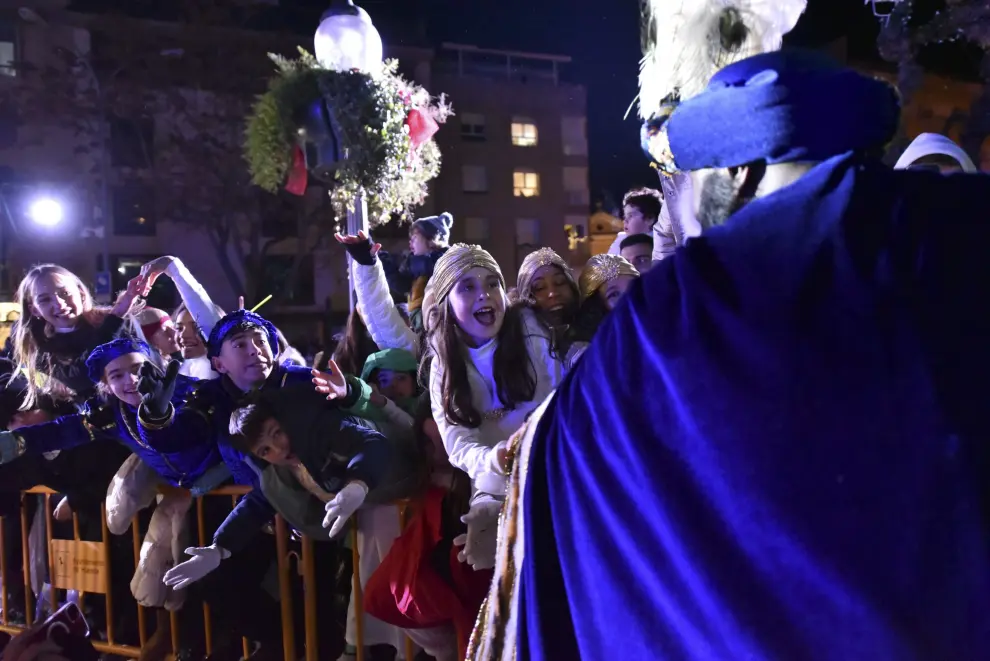 Imágenes de la cabalgata de Reyes Magos 2026 en Huesca | Imágenes