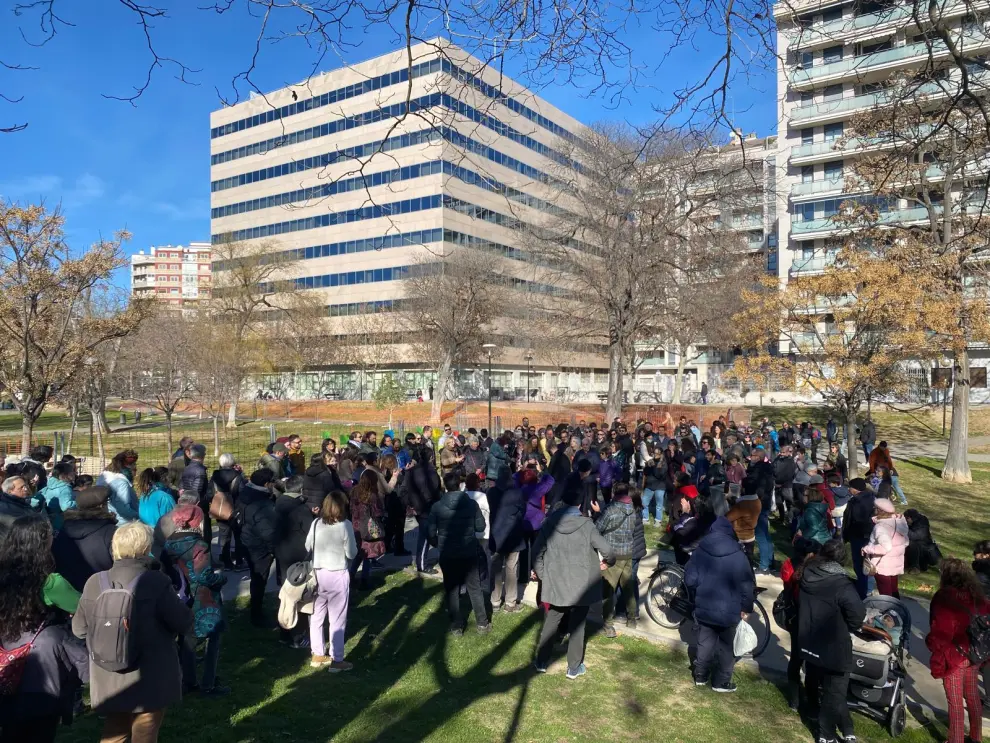 Fotos | Concentración tras el cerramiento del parque Bruil de Zaragoza ...