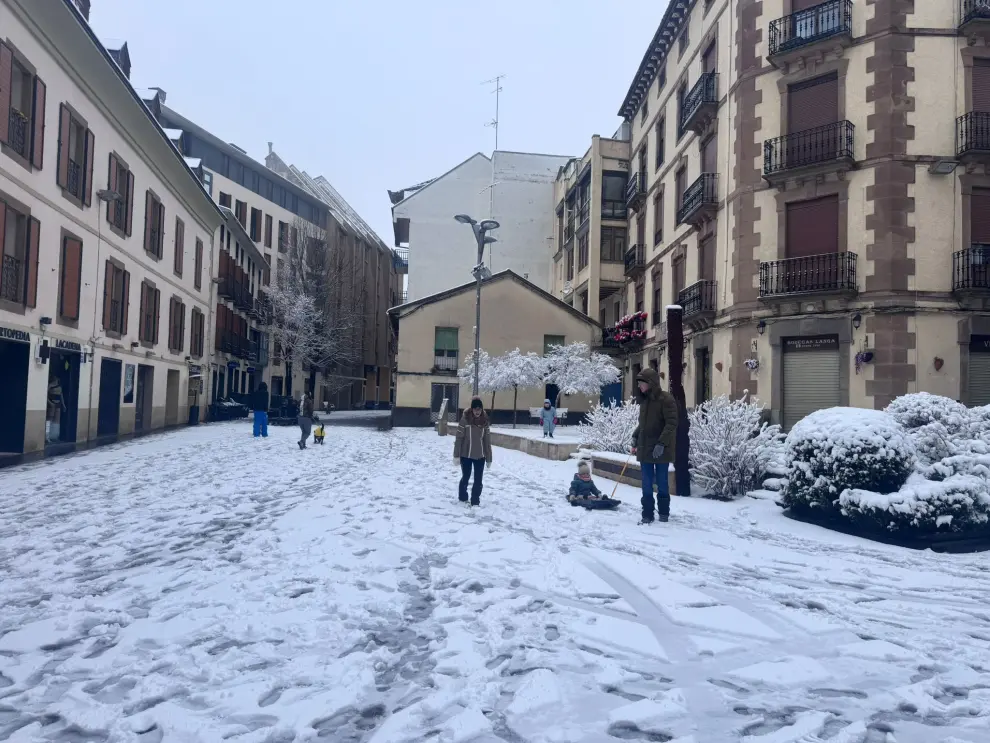 Fotos | La borrasca Ingrid barre el Pirineo y deja nieve en Teruel ...
