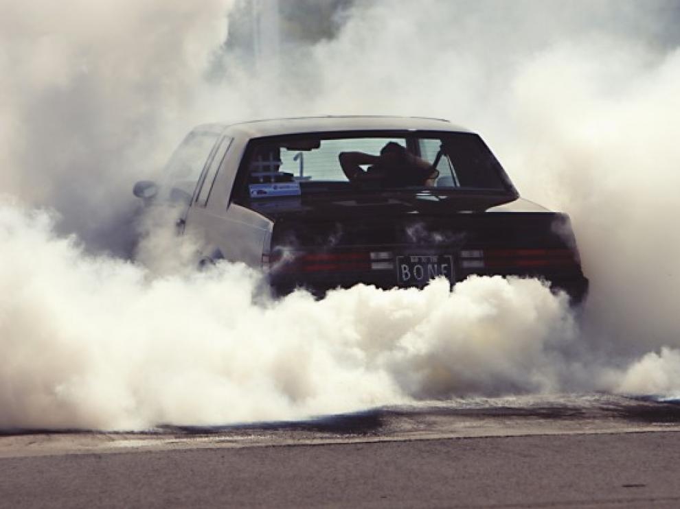 Dime el color del humo de tu coche y te diré qué avería tiene ...