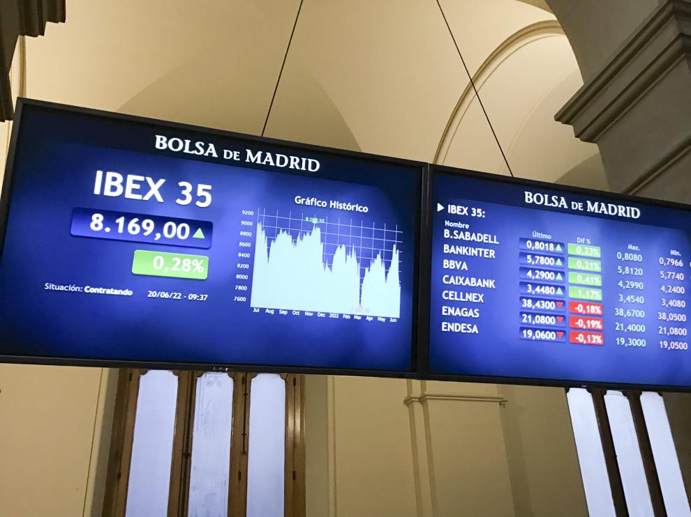 El Ibex 35 cae un 1,5% y pierde los 7.700 puntos en la media sesión El Ibex 35 cae un 1,5% y pierde los 7.700 puntos en la media sesión