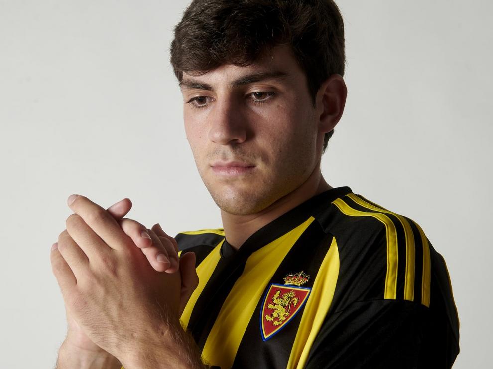 Iván Azón: "Continuar en el Real Zaragoza es un orgullo. Soy muy feliz"