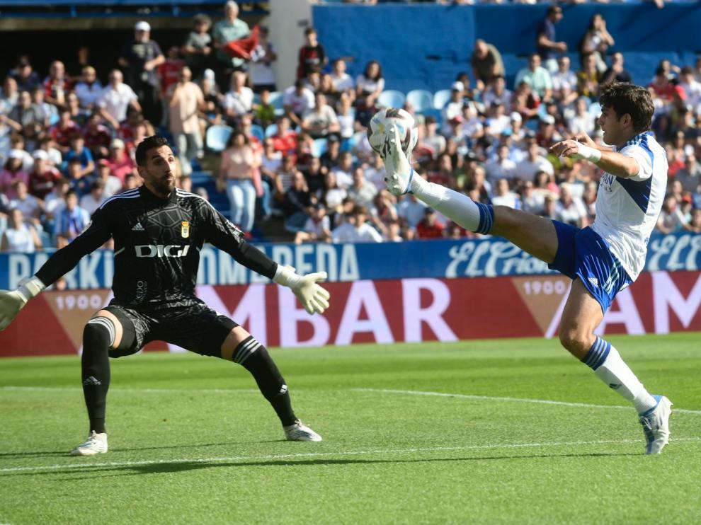 Iván Azón marca y se une a la exigua lista de goleadores del Real Zaragoza