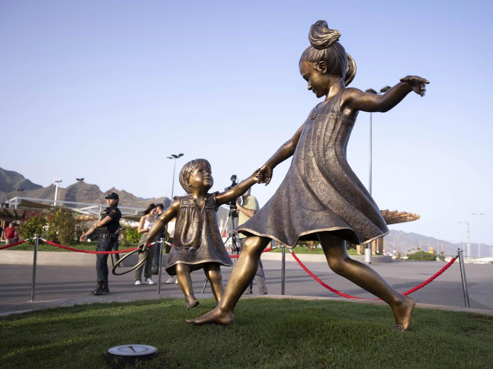Una escultura en honor a Anna y Olivia, un "no rotundo" a la violencia ...